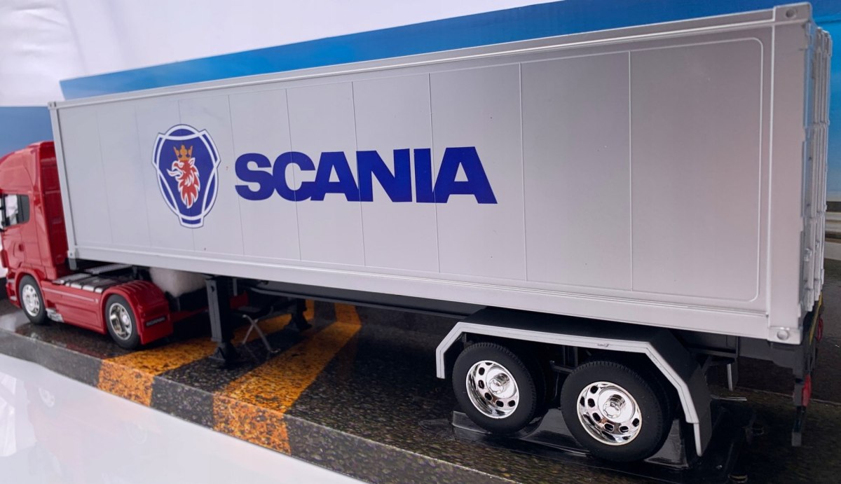 SCANIA V8 R730 z naczepą TIR model WELLY 1:32 > WELLY